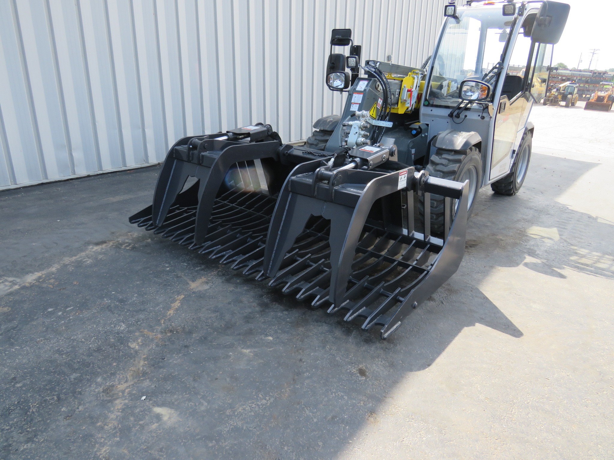 Grapple - M & D Truck and Equipment Sales