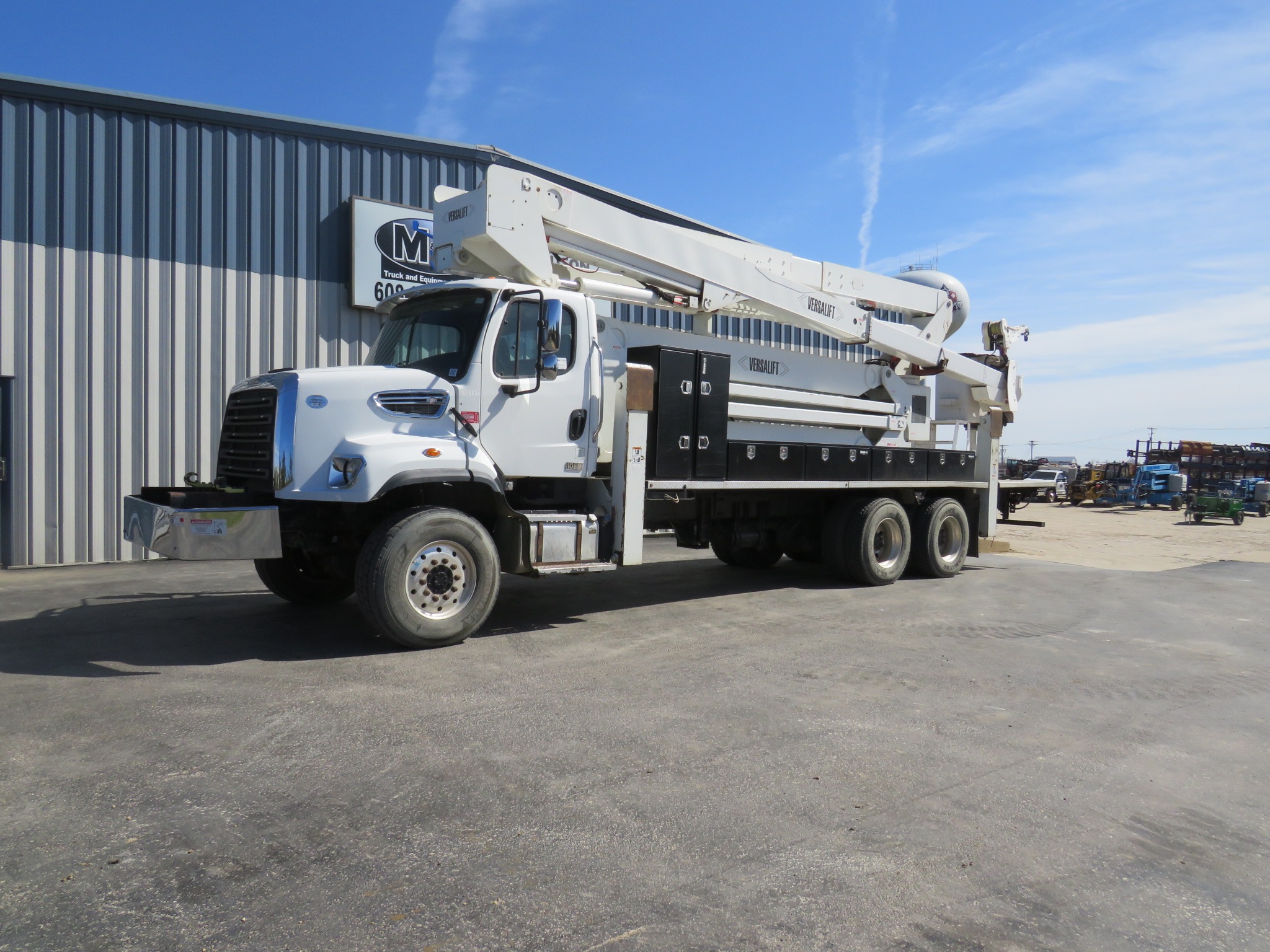 Trucks - M & D Truck and Equipment Sales